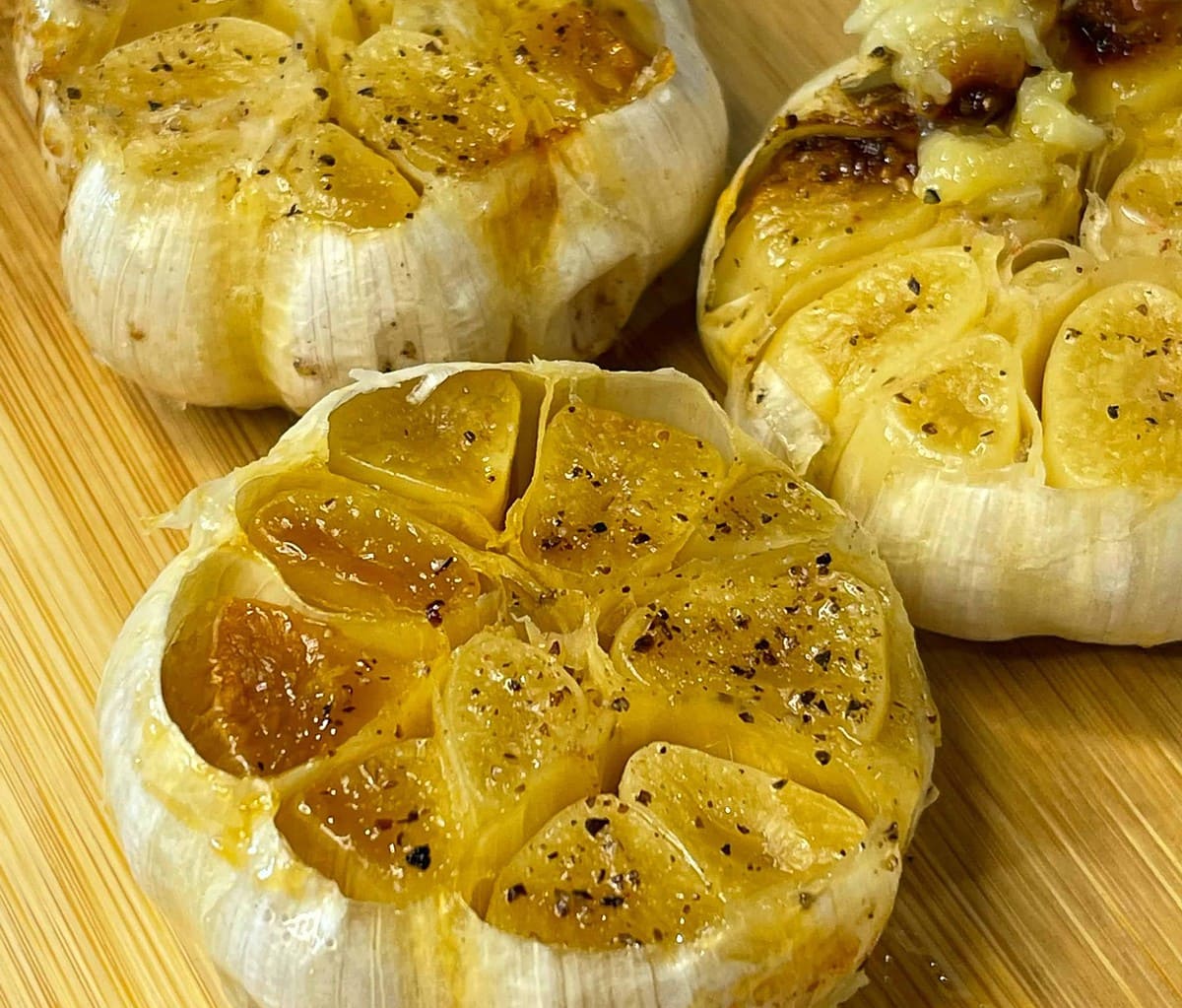 Easy Roasted Garlic Hummus (Better Than Store Bought!)