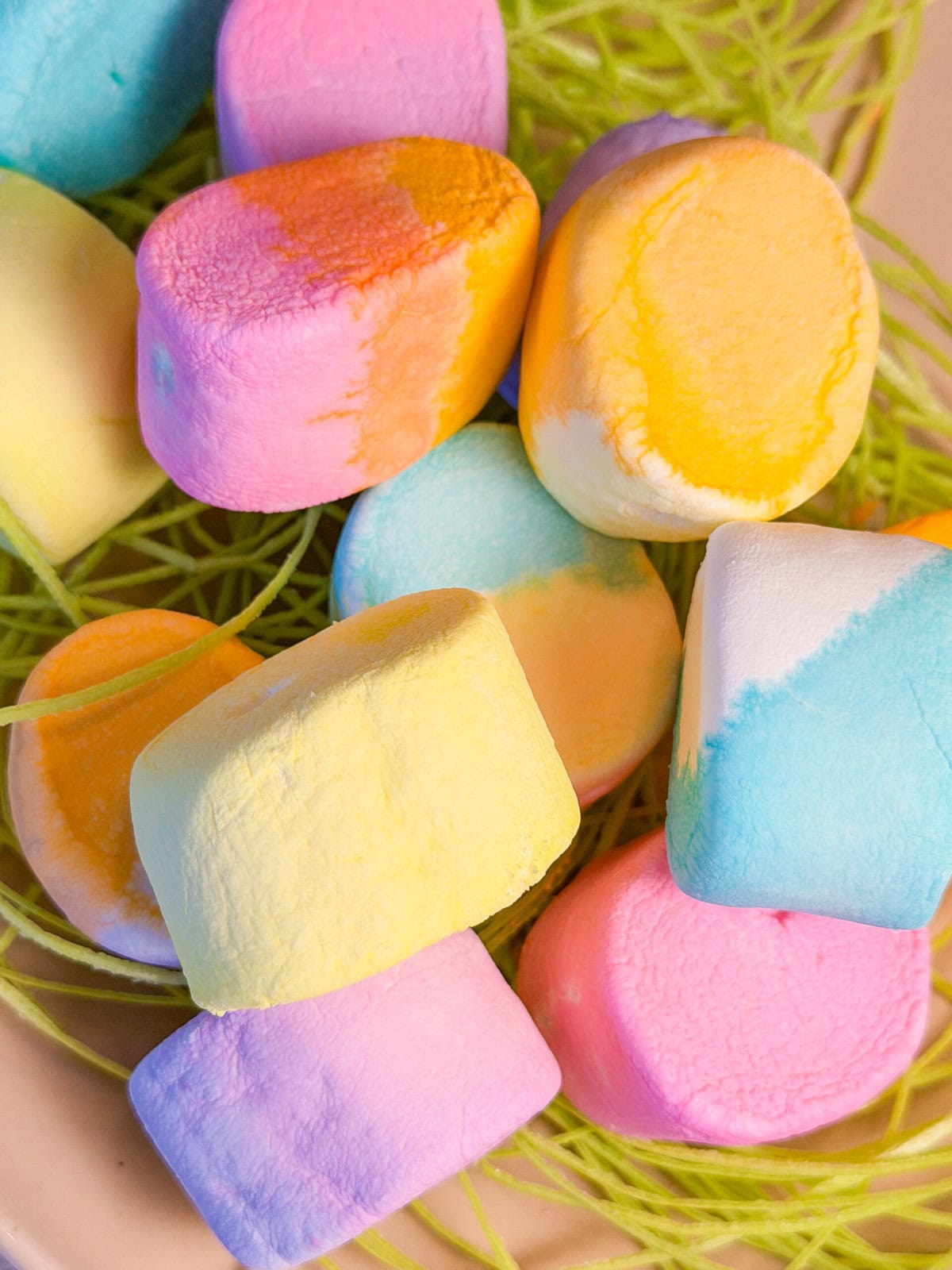 Coloring Marshmallows for Easter - Easter